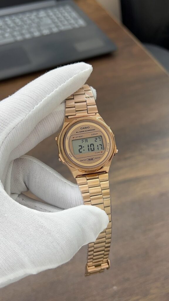 Round Casio Vintage Watch for Men (Gold) - BUYON